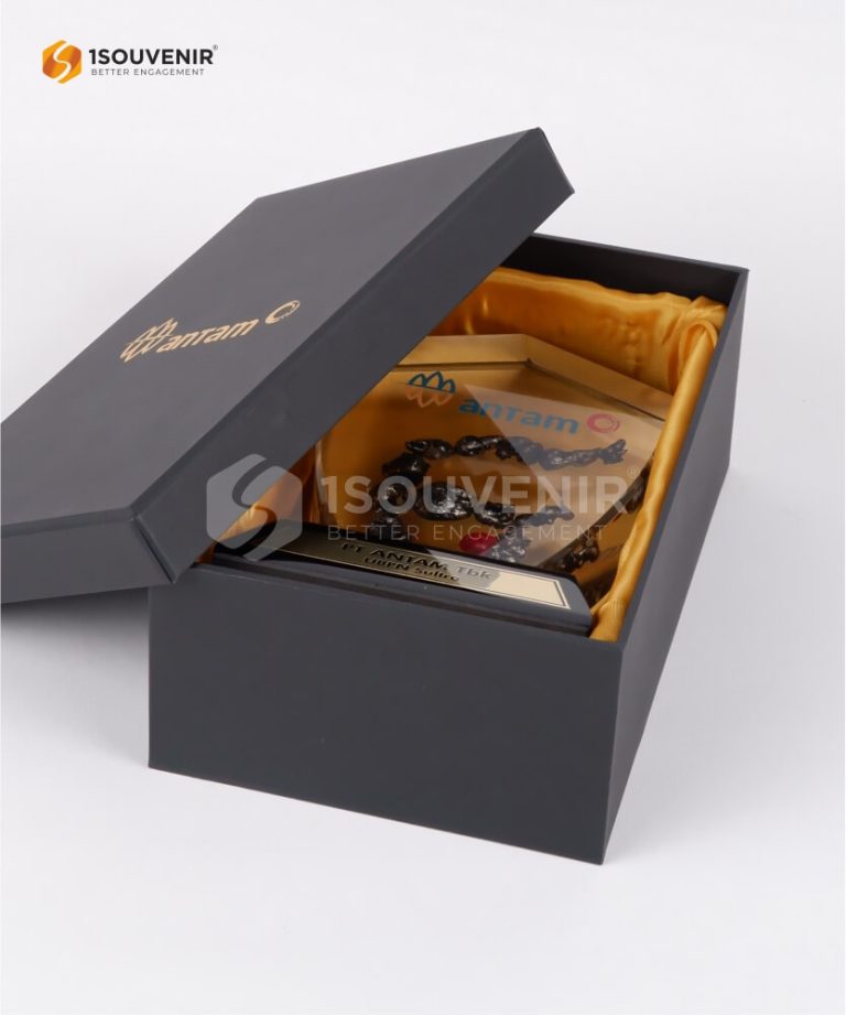 Plakat Resin PT Antam Tbk UBPN Ultra Dengan Desain Unik - 1souvenir ...